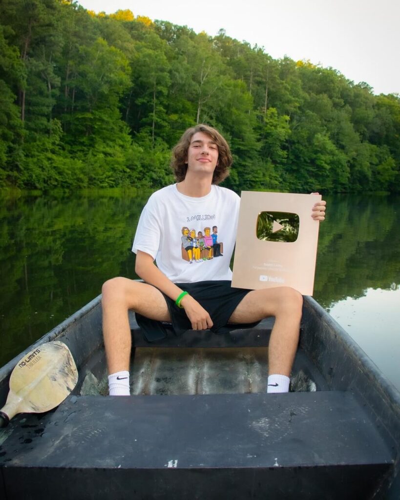 Baylen Levine Biografía, Edad, Altura, Patrimonio, Novia