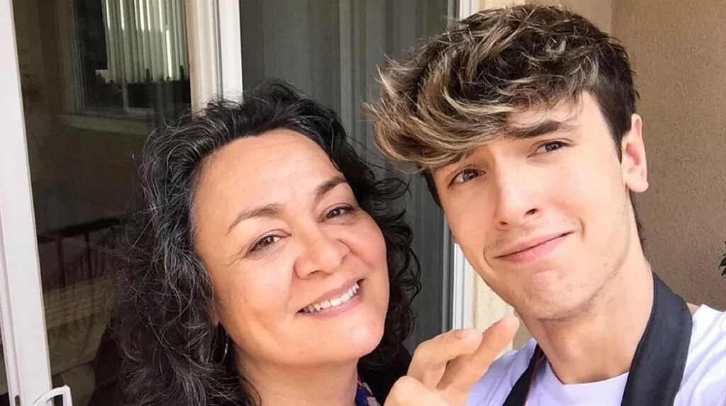 Bryce Hall Biografía de la estrella de TikTok, Wiki, Edad, Altura ...