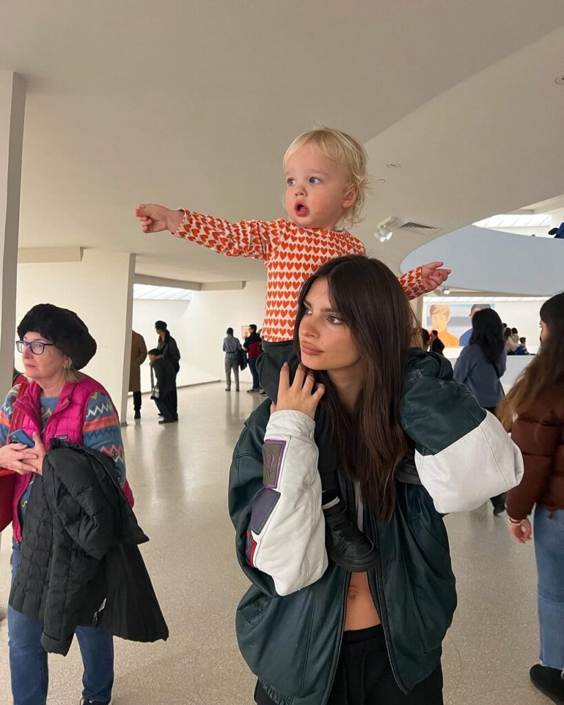 Emily Ratajkowski Altura, Patrimonio, Edad, Novio, Familia