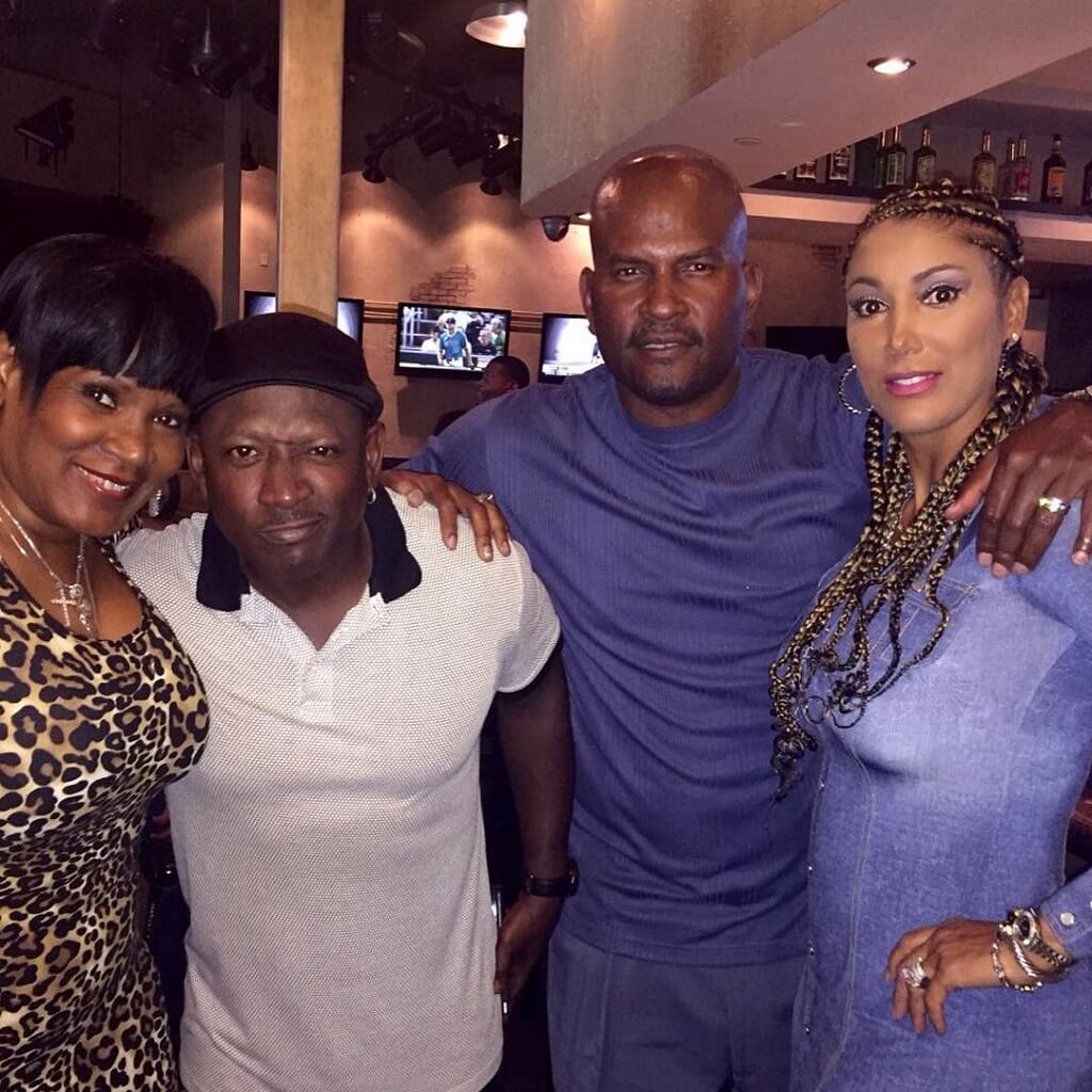 Todo sobre la ex esposa de Deion Sanders, Carolyn Chambers