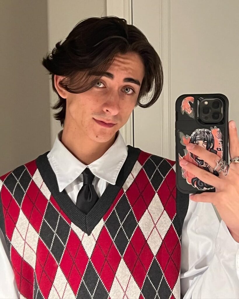 Jake Hayward Biografía, Wiki, Edad, Novia, Patrimonio neto