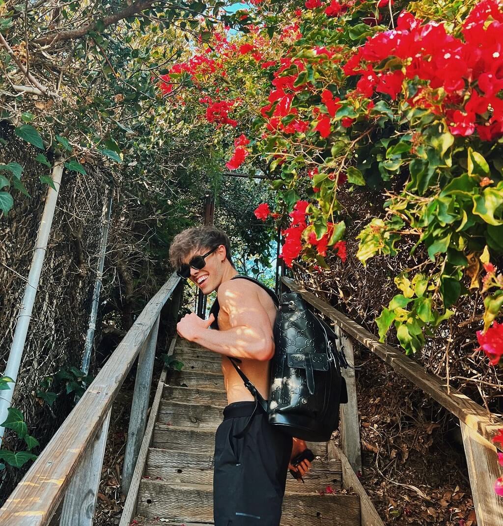 Zack Herron Biografía, Wiki, Edad, Altura, Novia, Patrimonio Neto